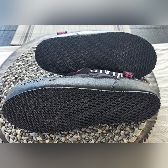 New Balance | Shoes | New Balance Unisex Adult Caravan Moc V2 Slippers ...